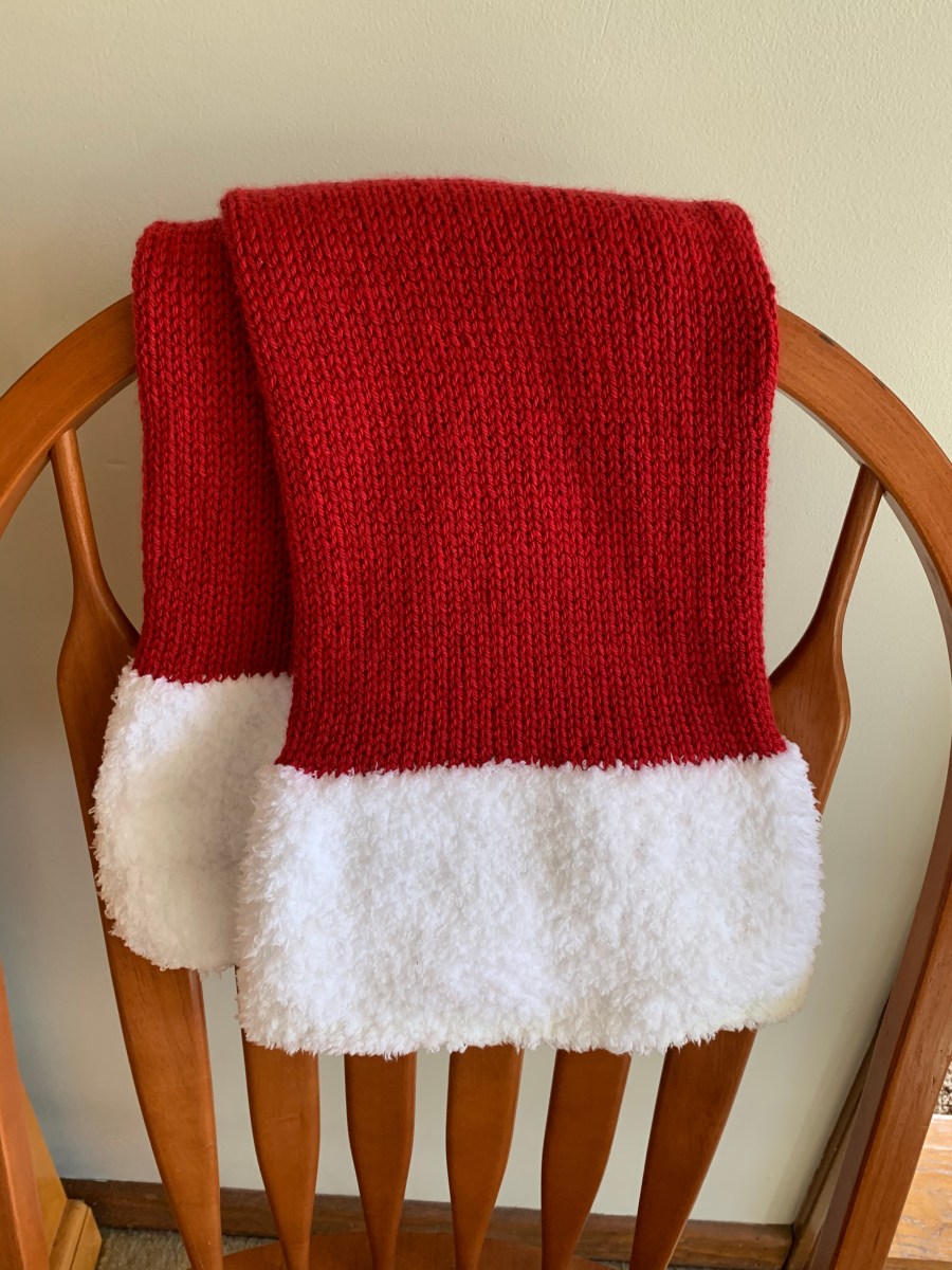 The Santa Scarf – The Quaint Crafter