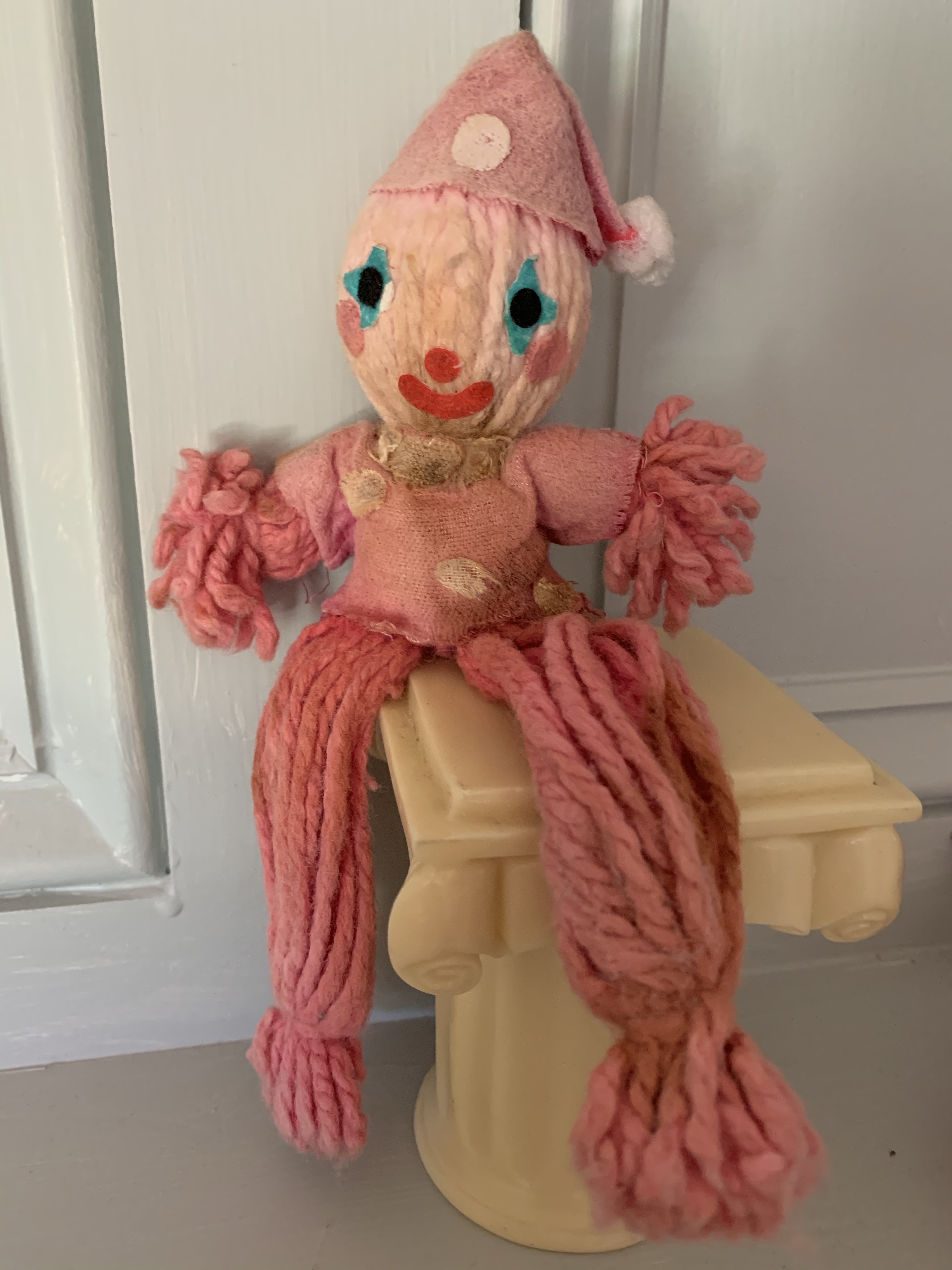 The Yarn Clown – The Quaint Crafter