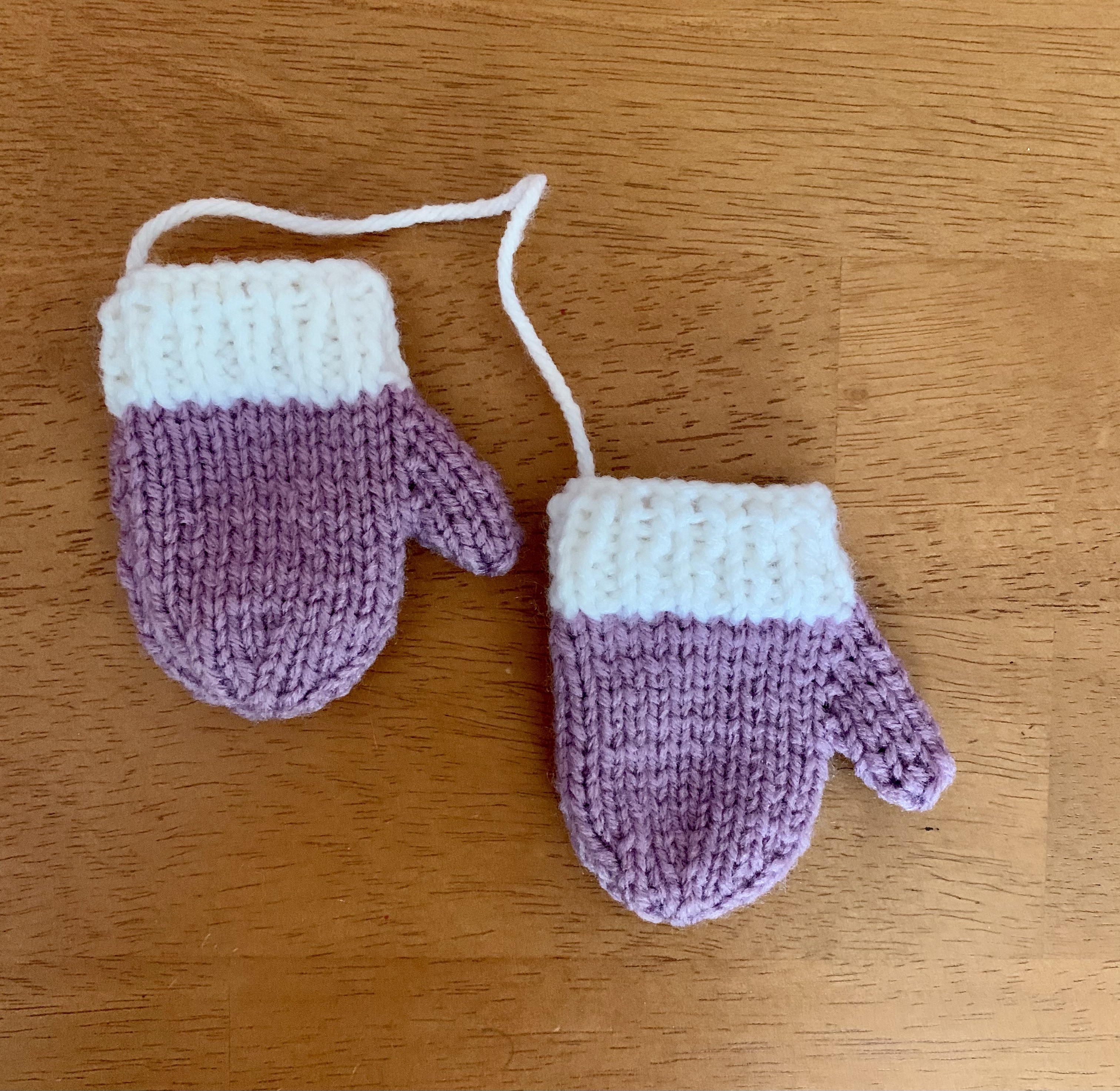 Mini Mittens Christmas Ornament – The Quaint Crafter