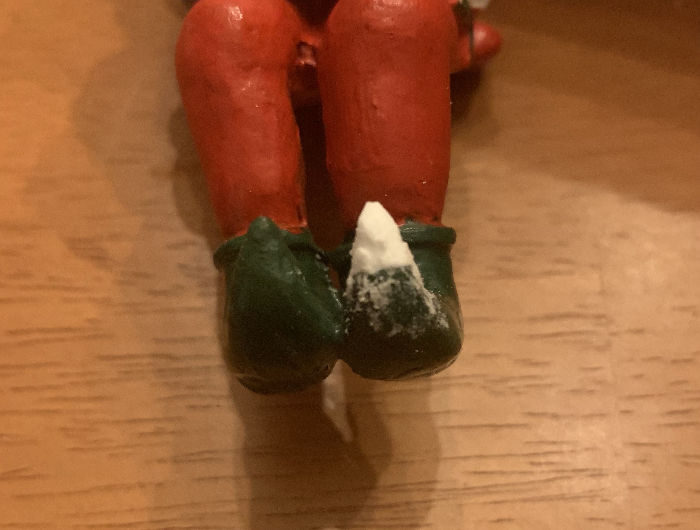 Turn Vintage Elves Into Shady Shelf Elves – The Quaint Crafter